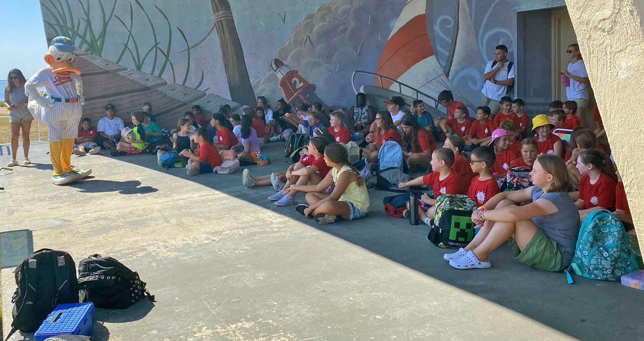 QUACKERJACK VISITS SPORTS CAMP IN PATCHOGUE