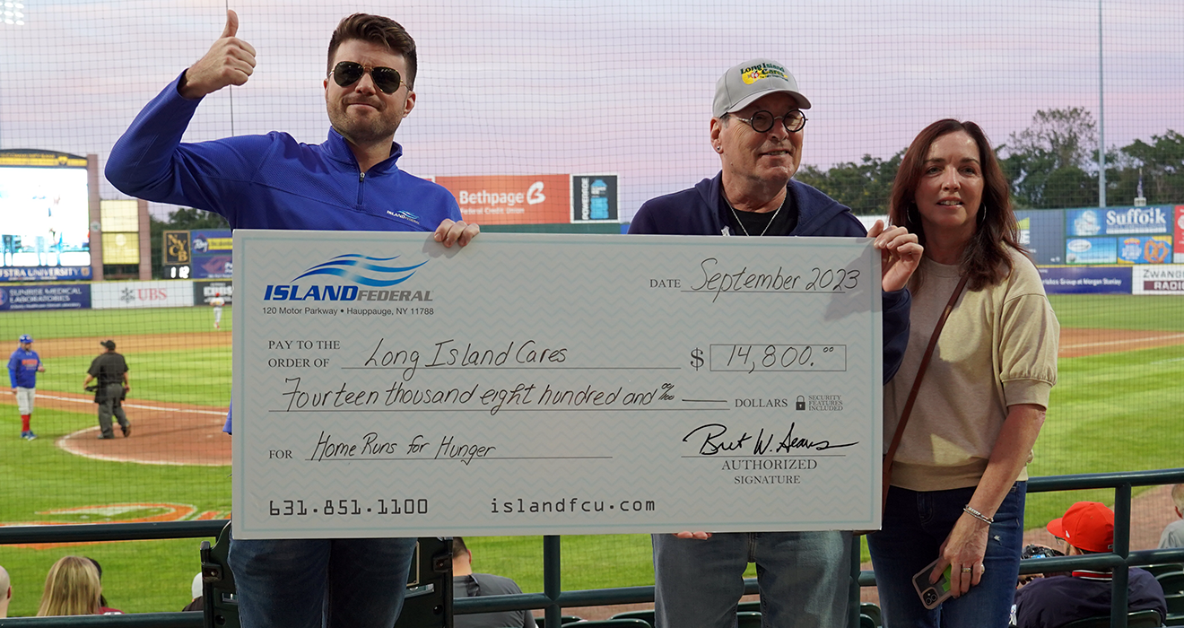 HR FOR HUNGER: ISLAND FEDERAL DONATES $14,800 TO LONG ISLAND CARES