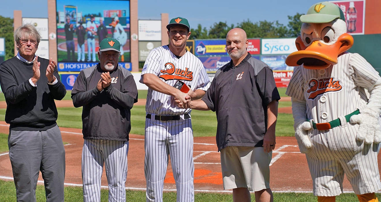ALEX DICKERSON NAMED 2023 DELMONTE-SMELSON TEAM MVP