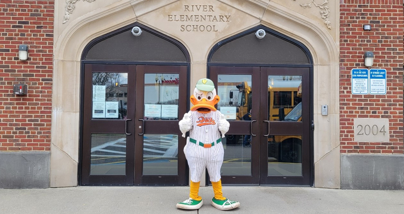 QJ PAYS A VISIT TO RIVER ELEMENTARY SCHOOL