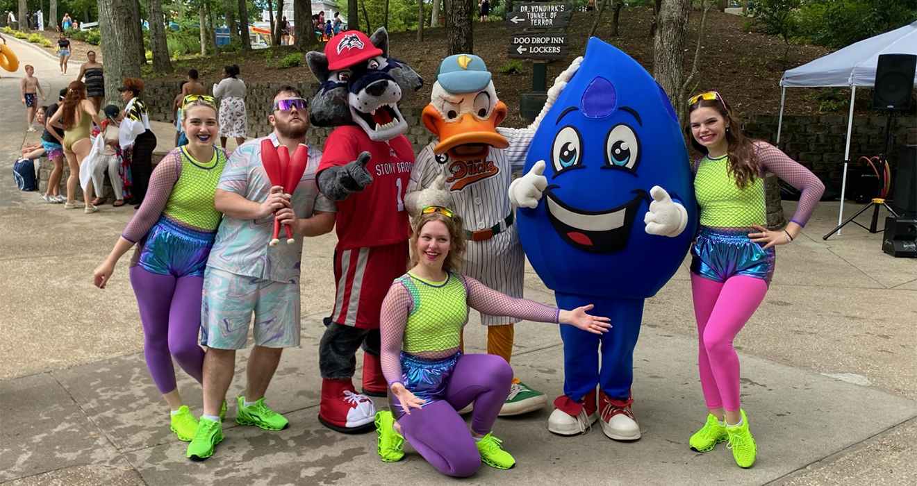 QUACKERJACK VISITS MASCOT FRIENDS AT SPLISH SPLASH